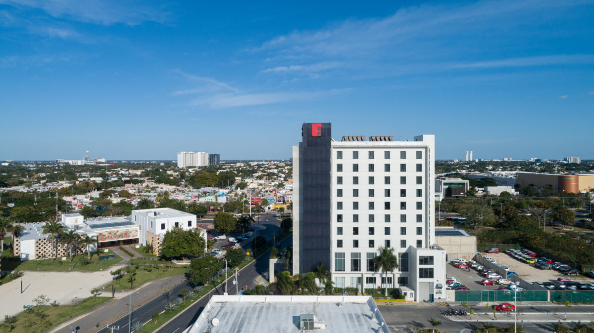 FIESTA INN MÉRIDA : Landa + Martínez