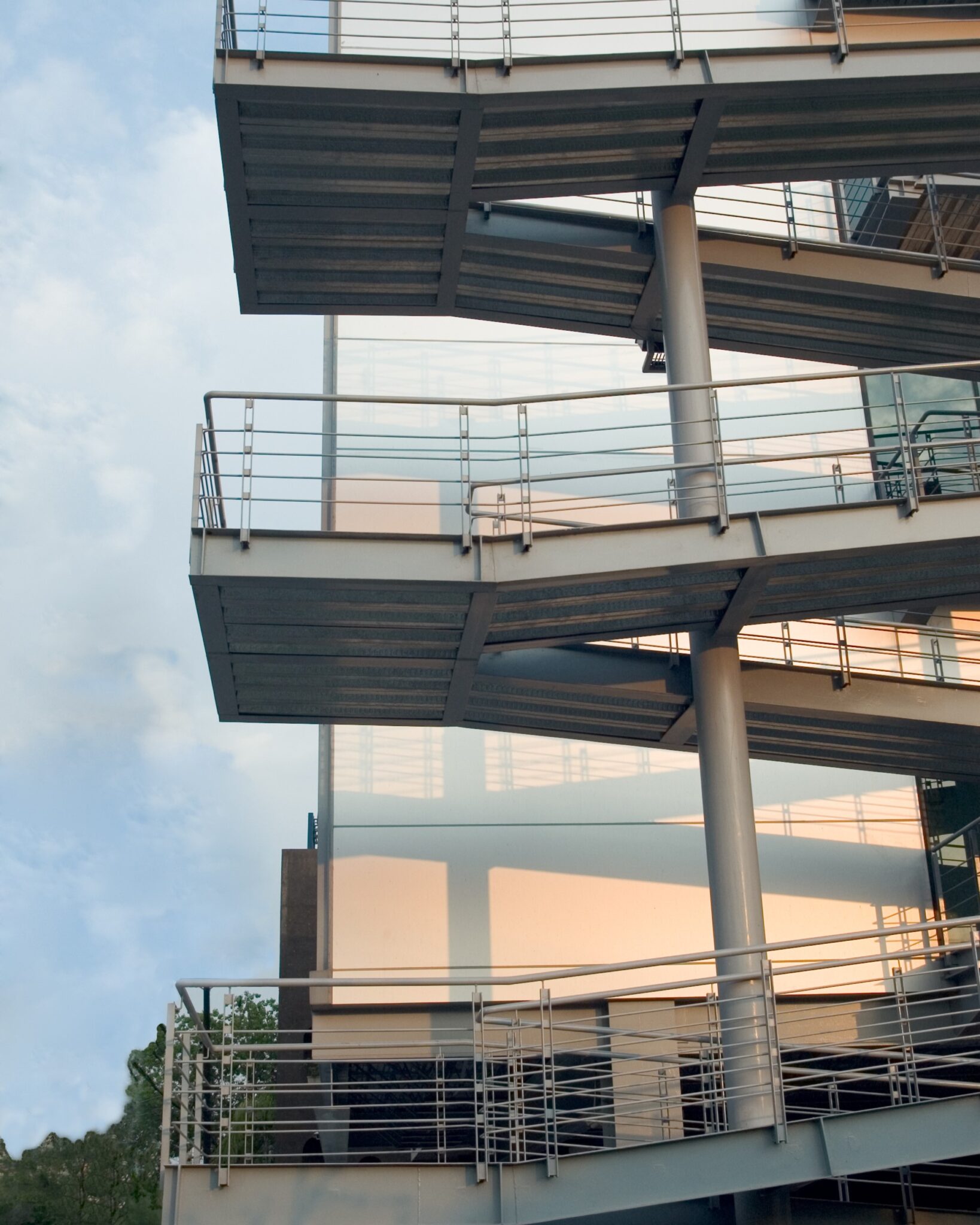 EDIFICIO RAMPA : Landa + Martínez